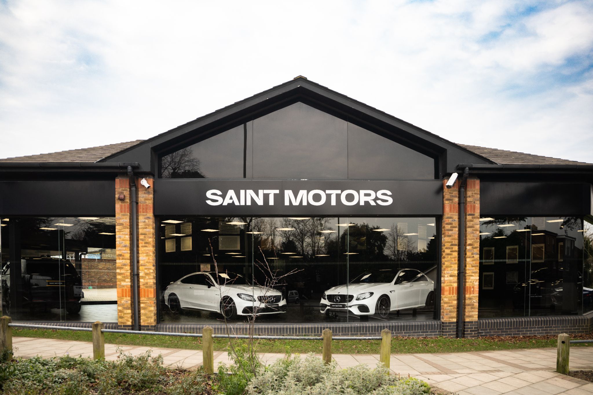 Saint Motors | Car dealership in Bromley | Autotrader