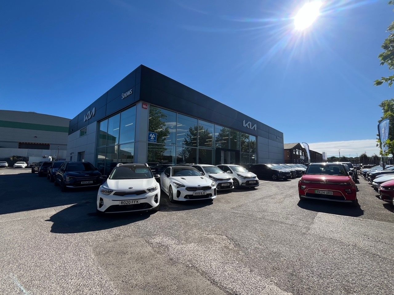 Snows Kia Guildford | Car dealership in Guildford | Autotrader
