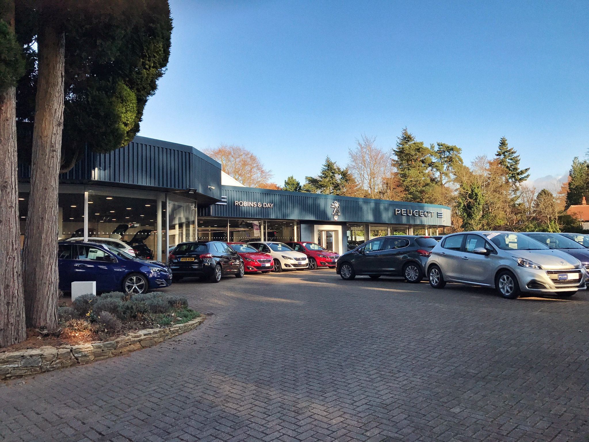 Stellantis &You Guildford | Car dealership in Nr Guildford | Autotrader