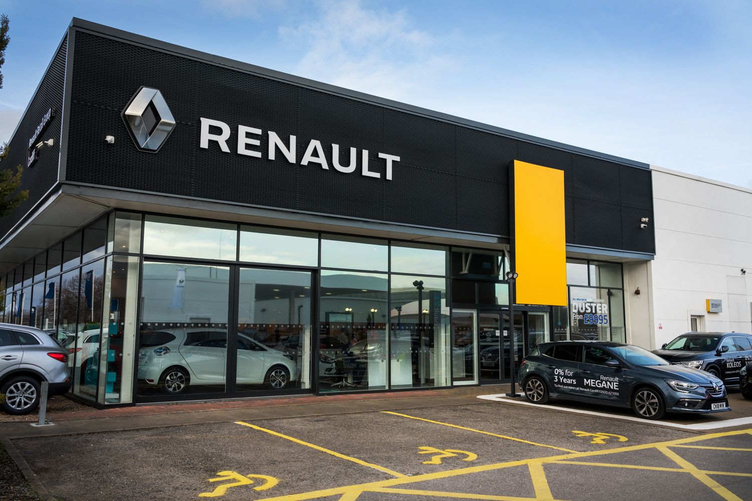 Renault Cardiff | Car dealership in Cardiff | AutoTrader