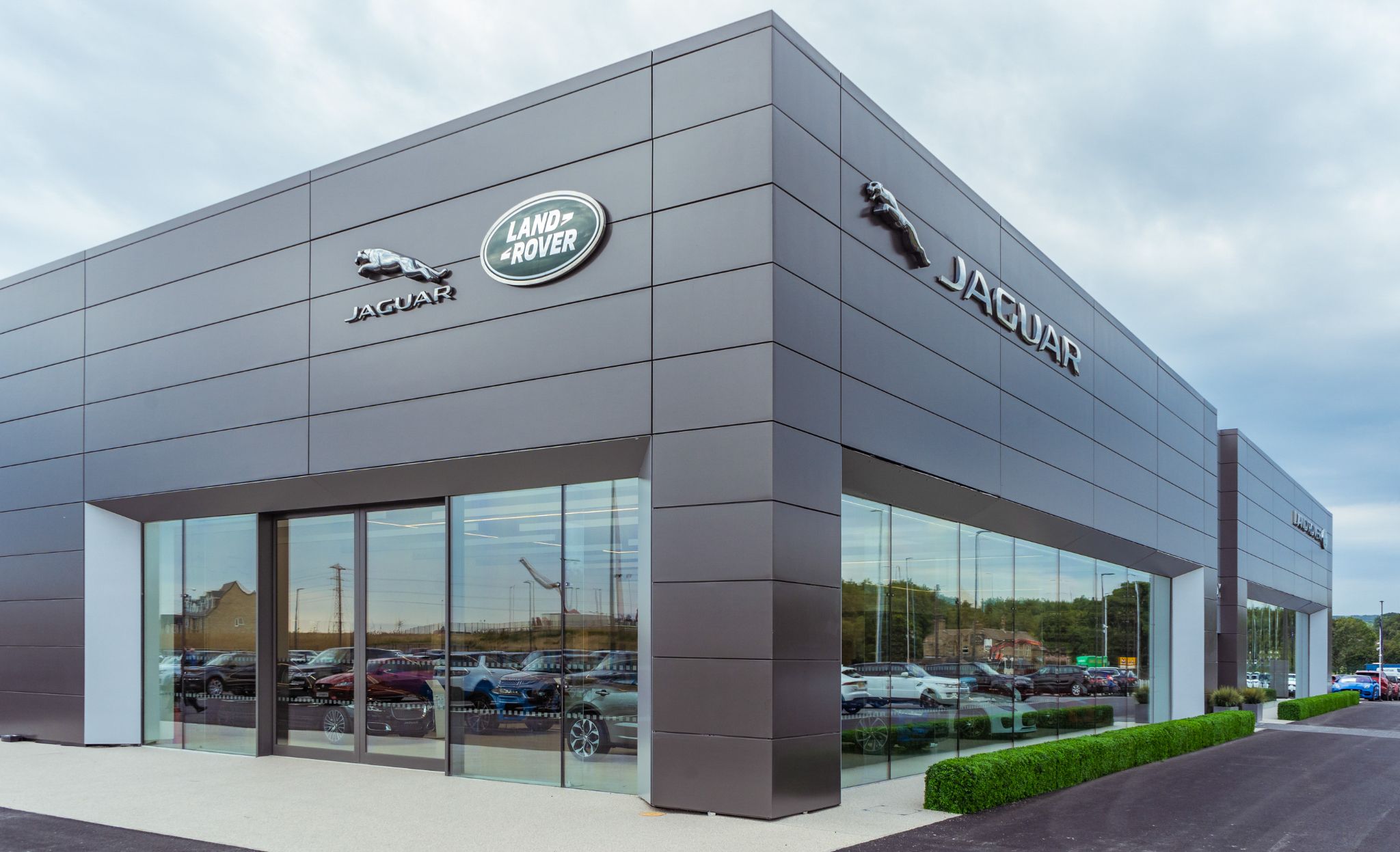 Sytner Land Rover Huddersfield | Car dealership in Huddersfield ...