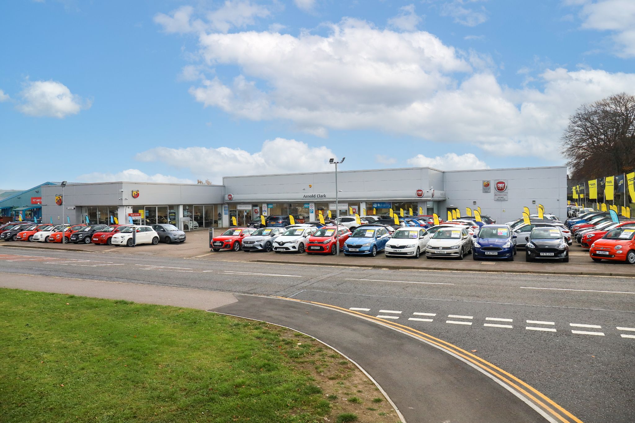 Arnold Clark Elgin Renault / Dacia / Fiat / Abarth | Car dealership in ...