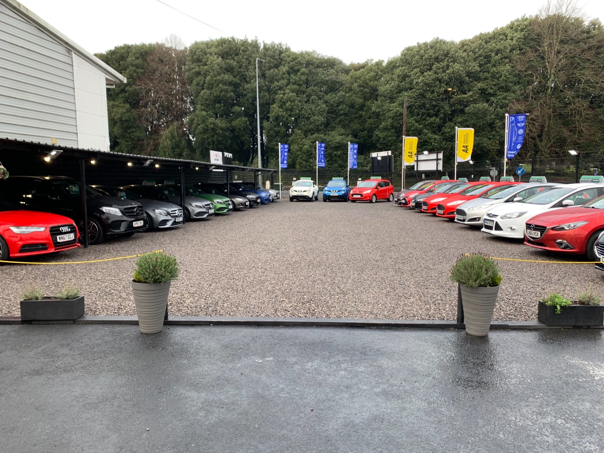 Trade Right Cars Cardiff | Car dealership in Cardiff | AutoTrader