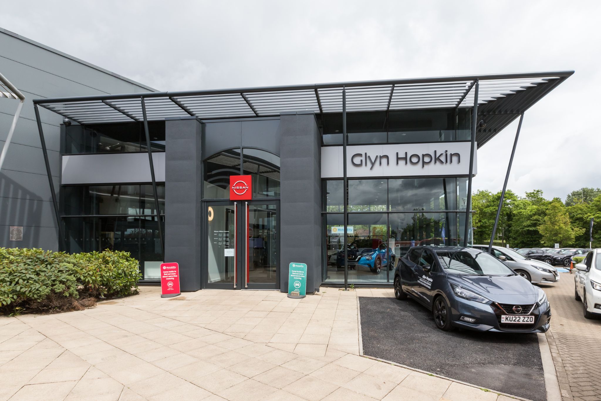 Glyn Hopkin Nissan Milton Keynes | Car dealership in Milton Keynes ...