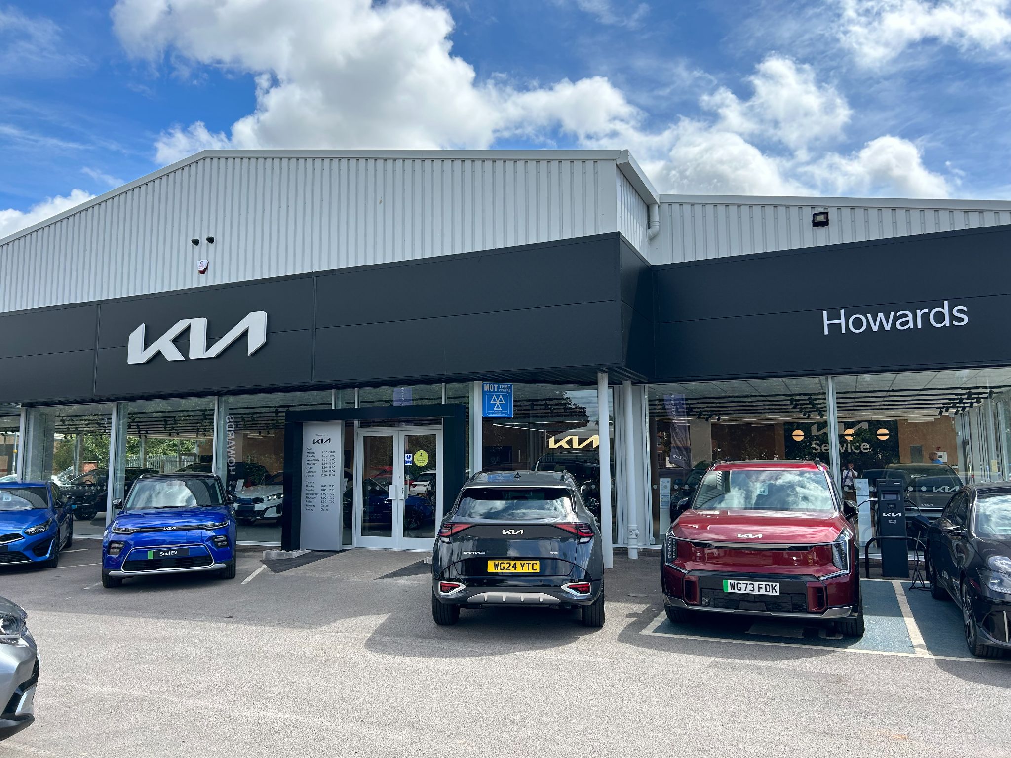 Howards Kia Taunton | Car dealership in Taunton | Autotrader