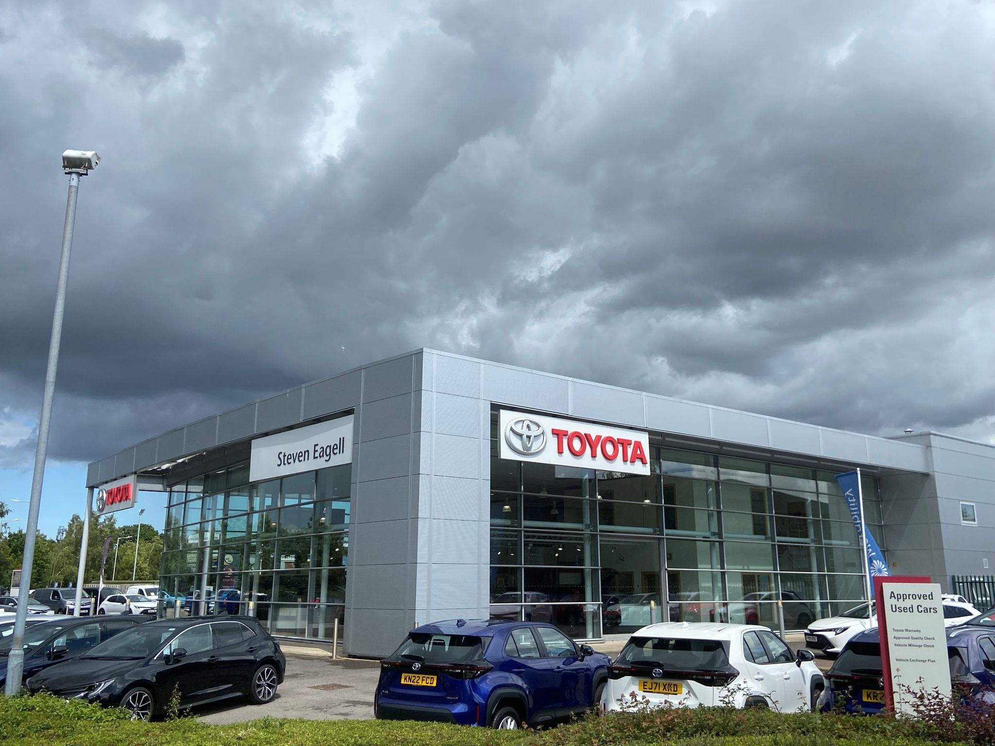 Steven Eagell Toyota Gatwick | Car dealership in Crawley | Autotrader