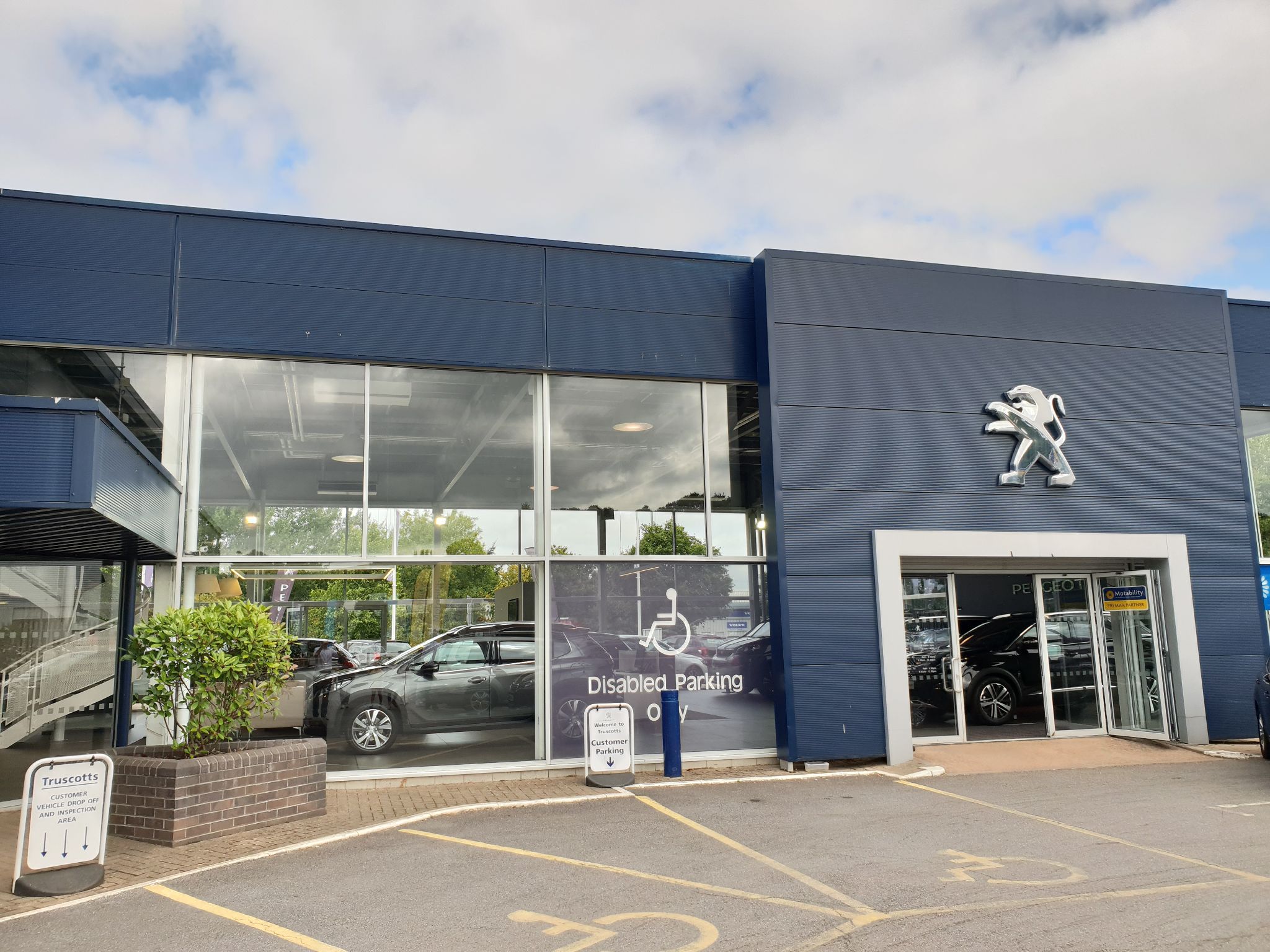 Vertu Peugeot Exeter | Car dealership in Exeter | Autotrader