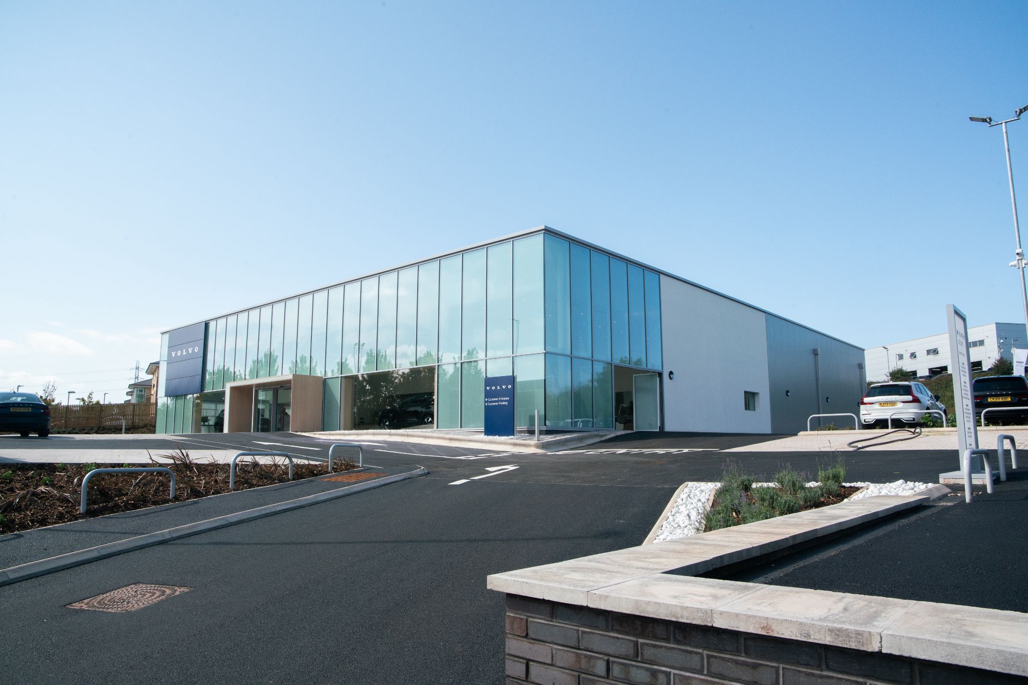 Mon Motors Volvo Cars Cardiff | Car dealership in Pontprennau | Autotrader