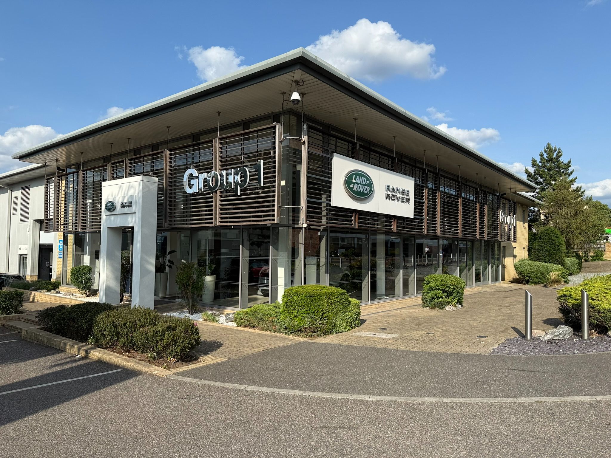 Group 1 Land Rover Sidcup | Car dealership in Sidcup | Autotrader
