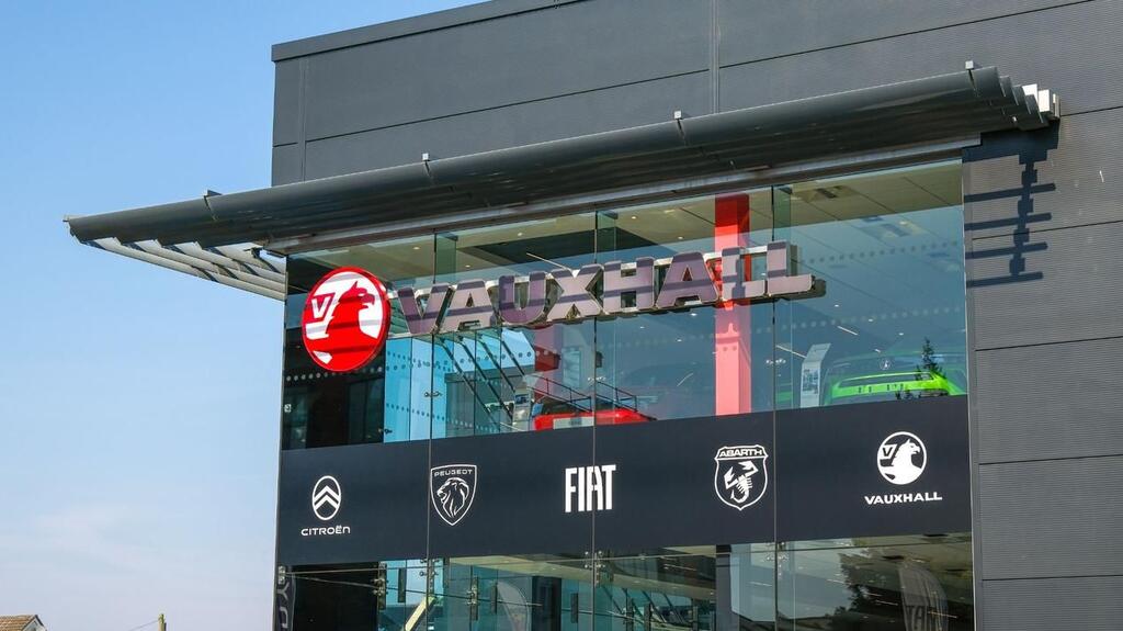 Hendy Stellantis Poole | Car dealership in Poole | AutoTrader