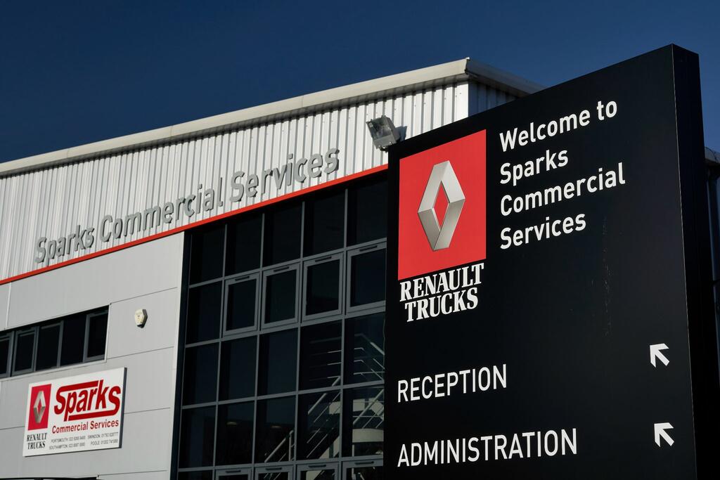 SPARKS COMMERCIAL SERVICES LIMITED | Truck dealership in Southampton ...