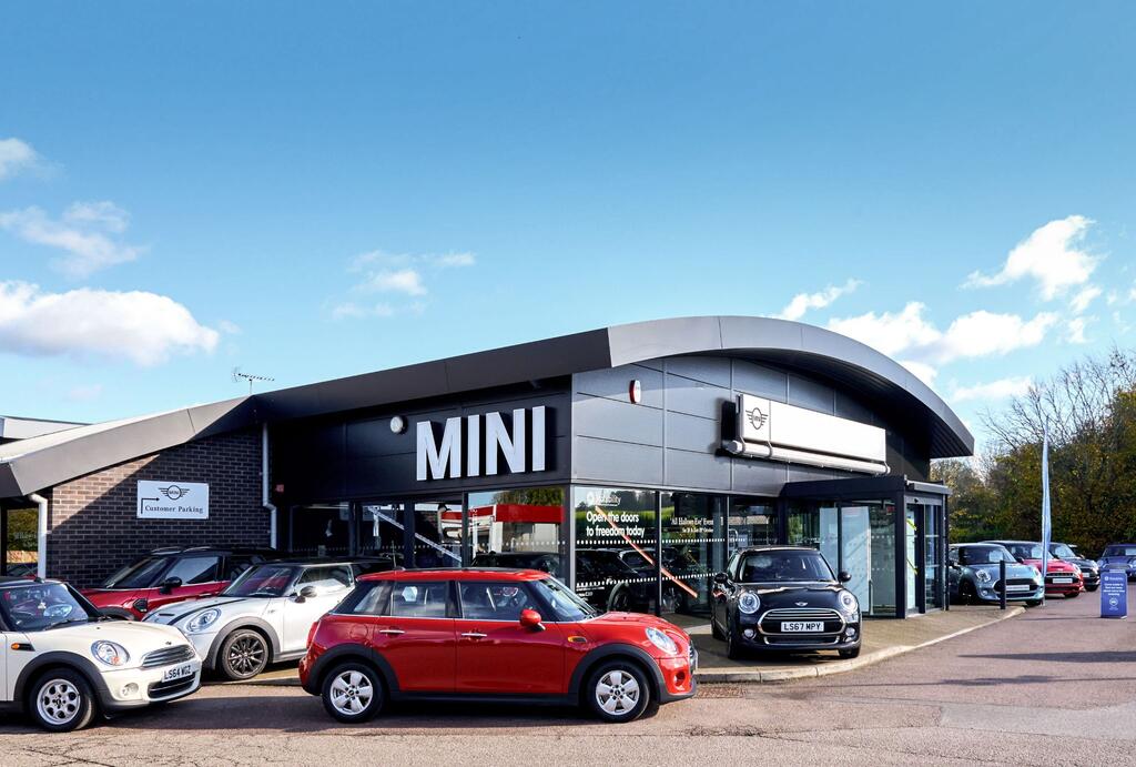 Sytner Tring MINI | Car dealership in Cow Roast | Autotrader