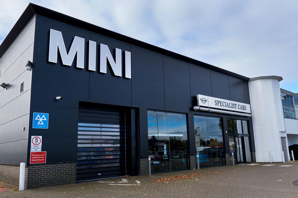 Sytner Luton MINI | Car dealership in Luton | AutoTrader