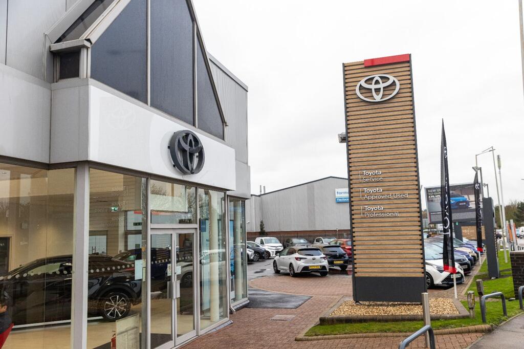 Jemca Toyota Reading | Car dealership in Reading | AutoTrader