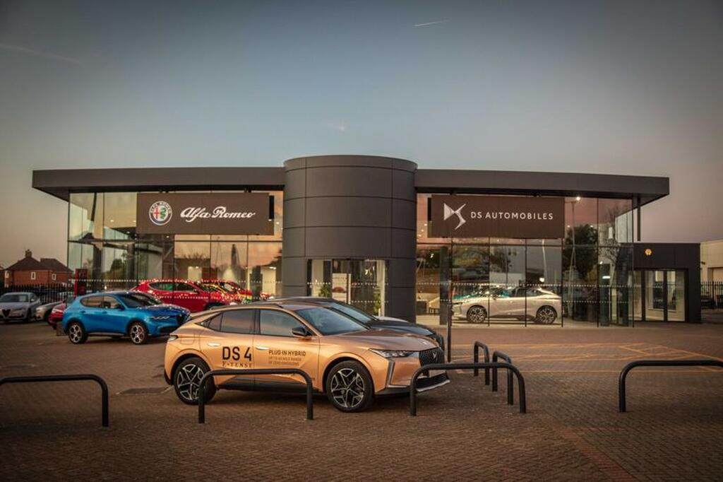 Motorvogue Norwich Alfa Romeo & Jeep | Car dealership in Norwich ...