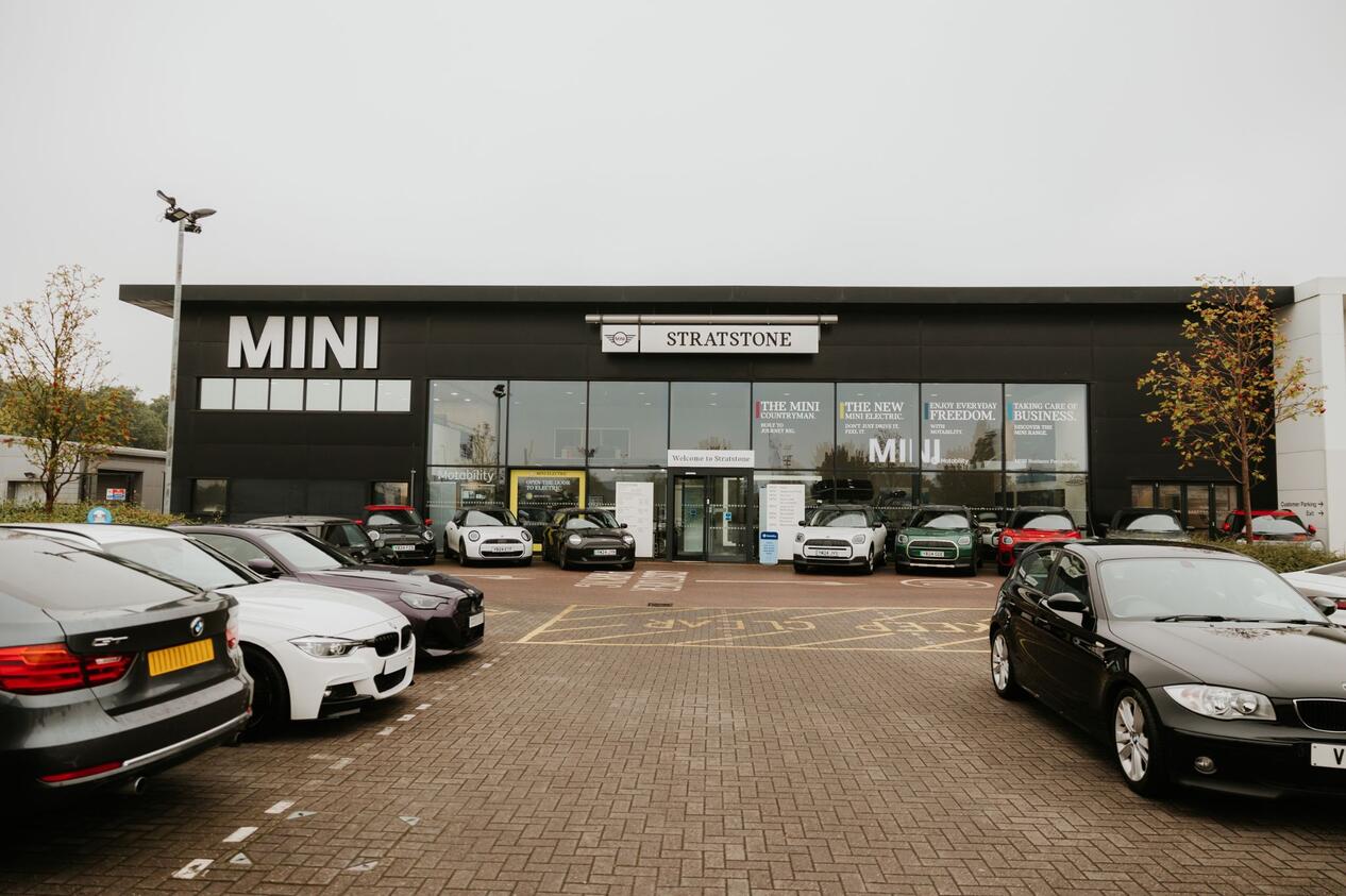 Stratstone Mini Chesterfield | Car dealership in Chesterfield | Autotrader