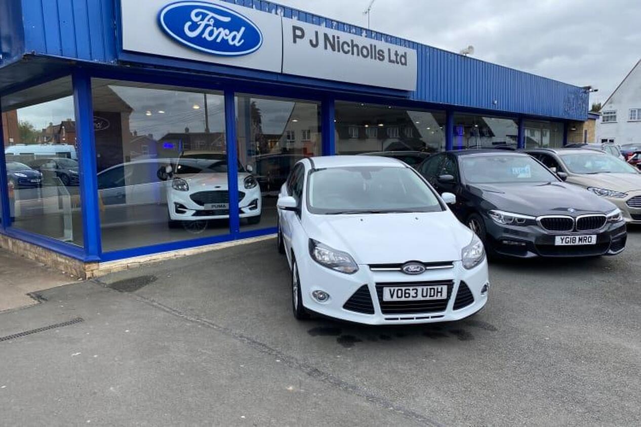 P J Nicholls Ltd Tewkesbury | Van dealership in Tewkesbury | AutoTrader