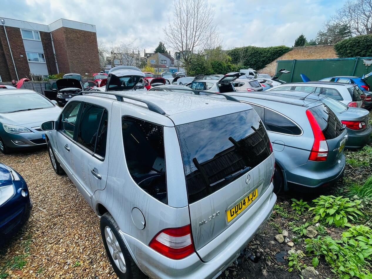 Q Motors | Car dealership in Luton | AutoTrader