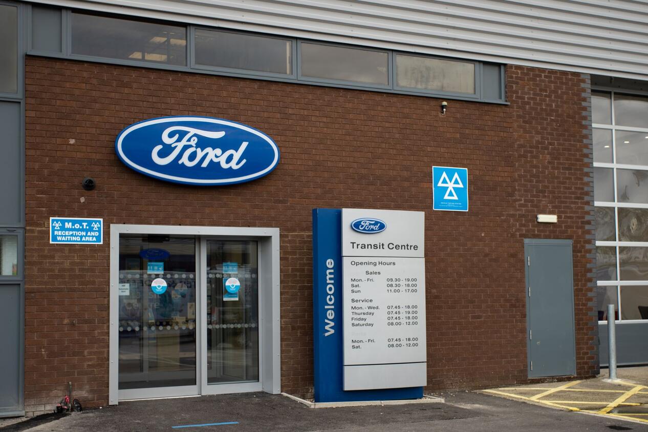 SMC FORD TRANSIT CENTRE - SLOUGH | Van dealership in Slough | Autotrader