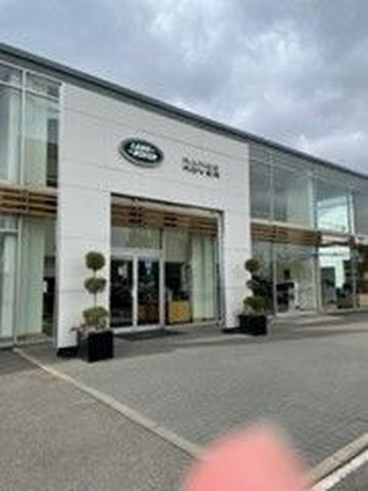 Lookers Land Rover Chelmsford | Car dealership in Chelmsford | Autotrader