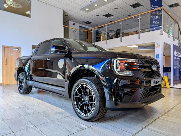 Lookers Ford Chelmsford Commercials | Van dealership in Chelmsford ...