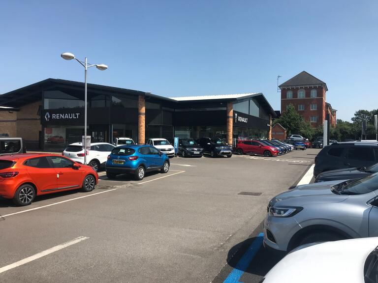 Fish Brothers Renault | Car dealership in Swindon | Autotrader