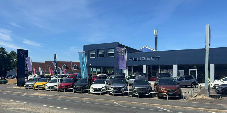 Snows Peugeot Romsey | Car dealership in Romsey | AutoTrader