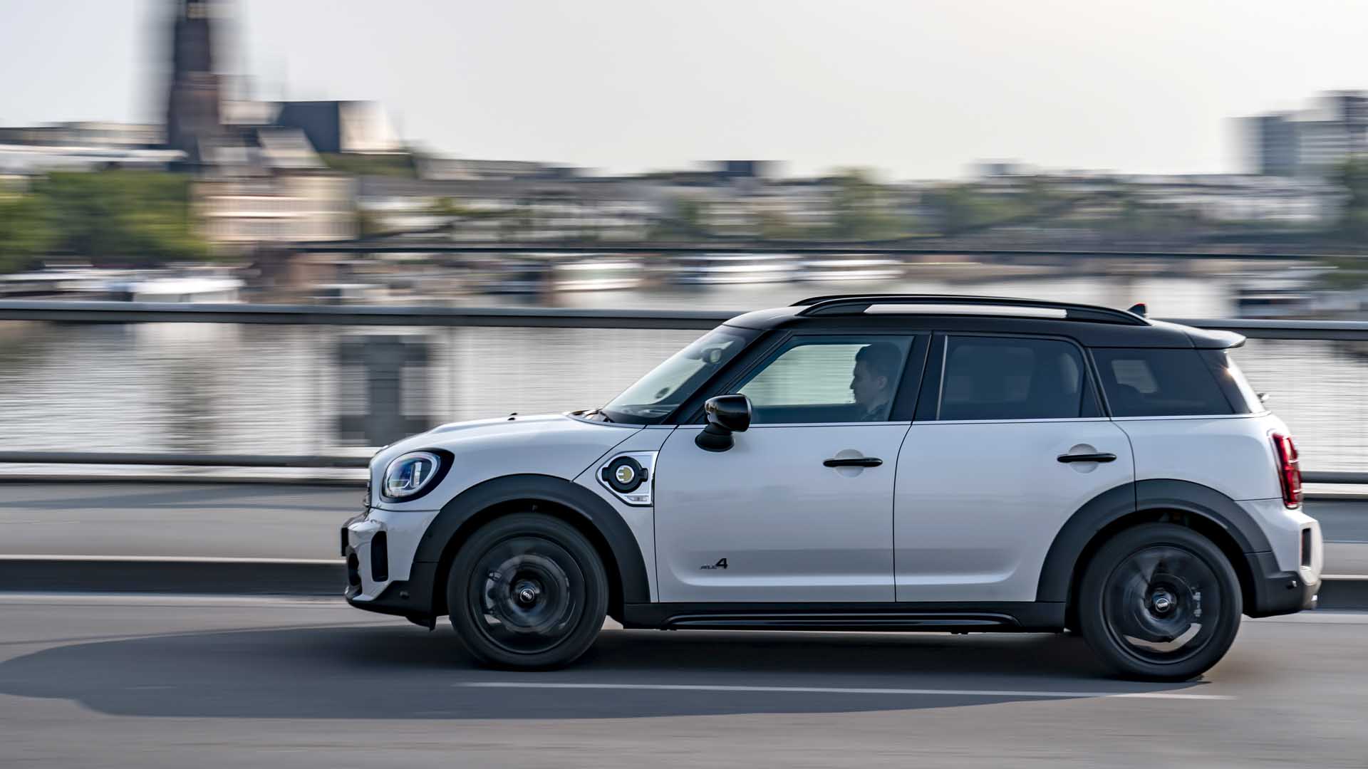 MINI Countryman Review & Prices 2023 | AutoTrader UK