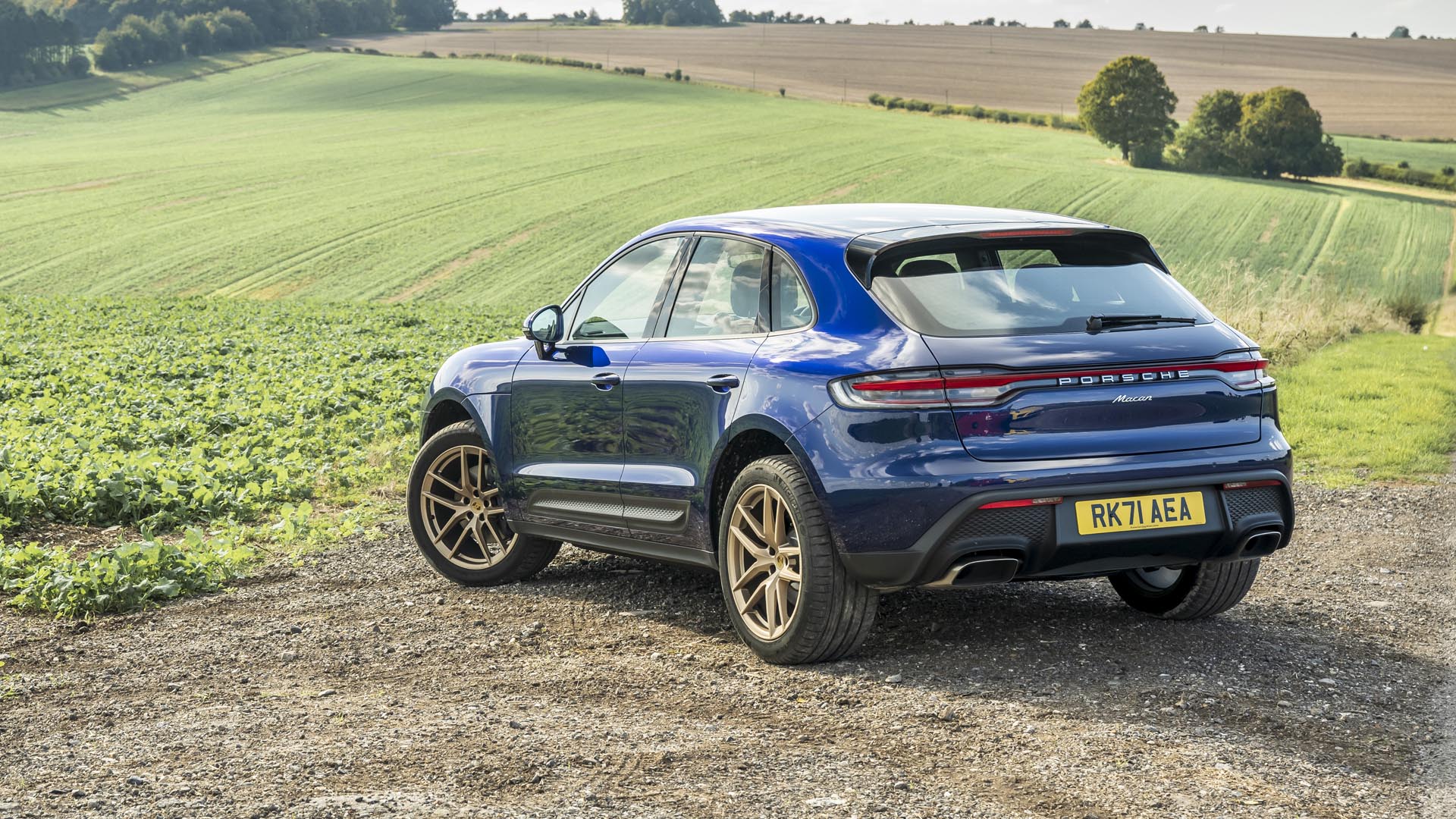 Porsche Macan Review & Prices 2023 | AutoTrader UK