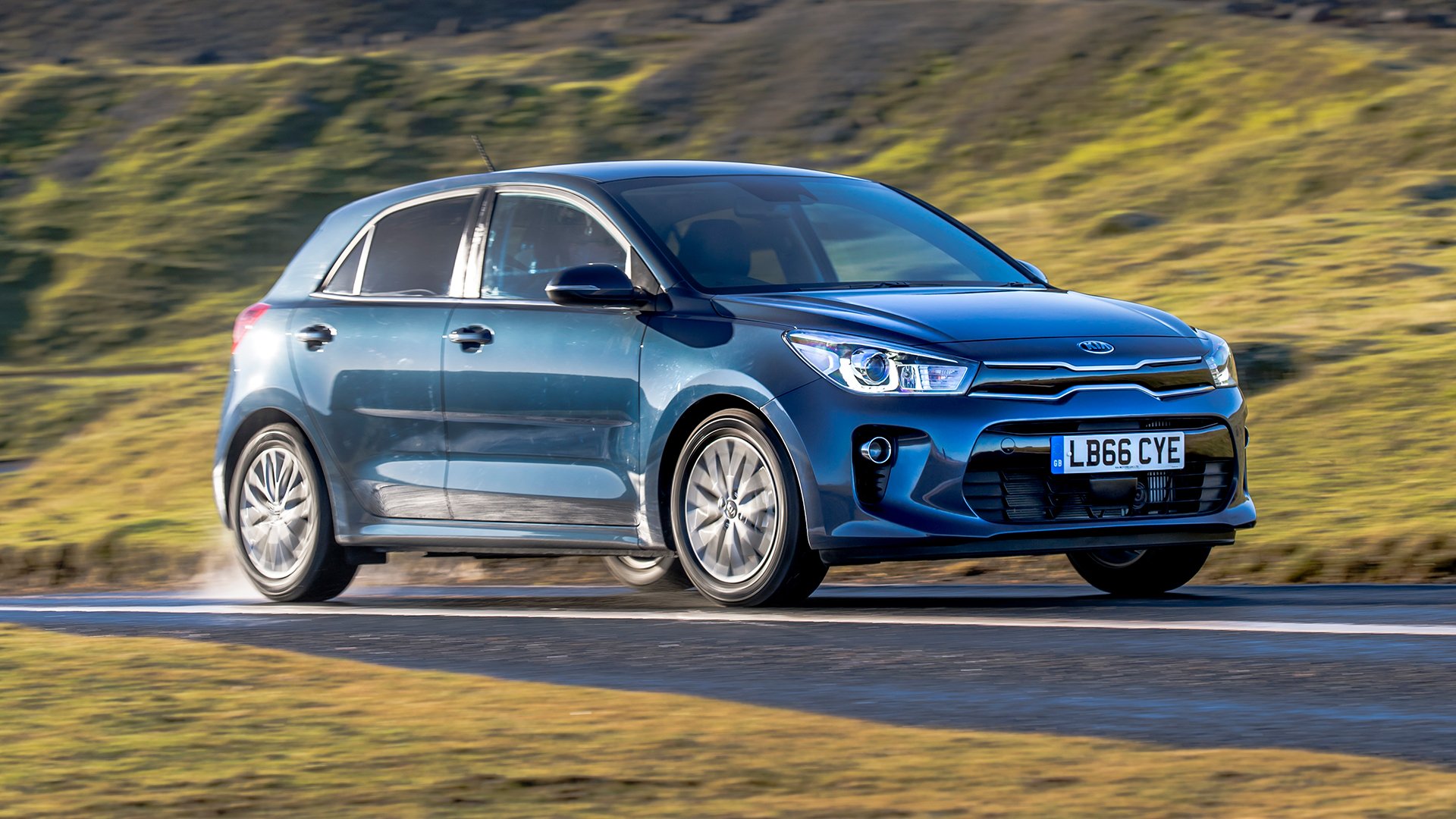 Kia Rio Hatchback (2017 - 2020) review | AutoTrader