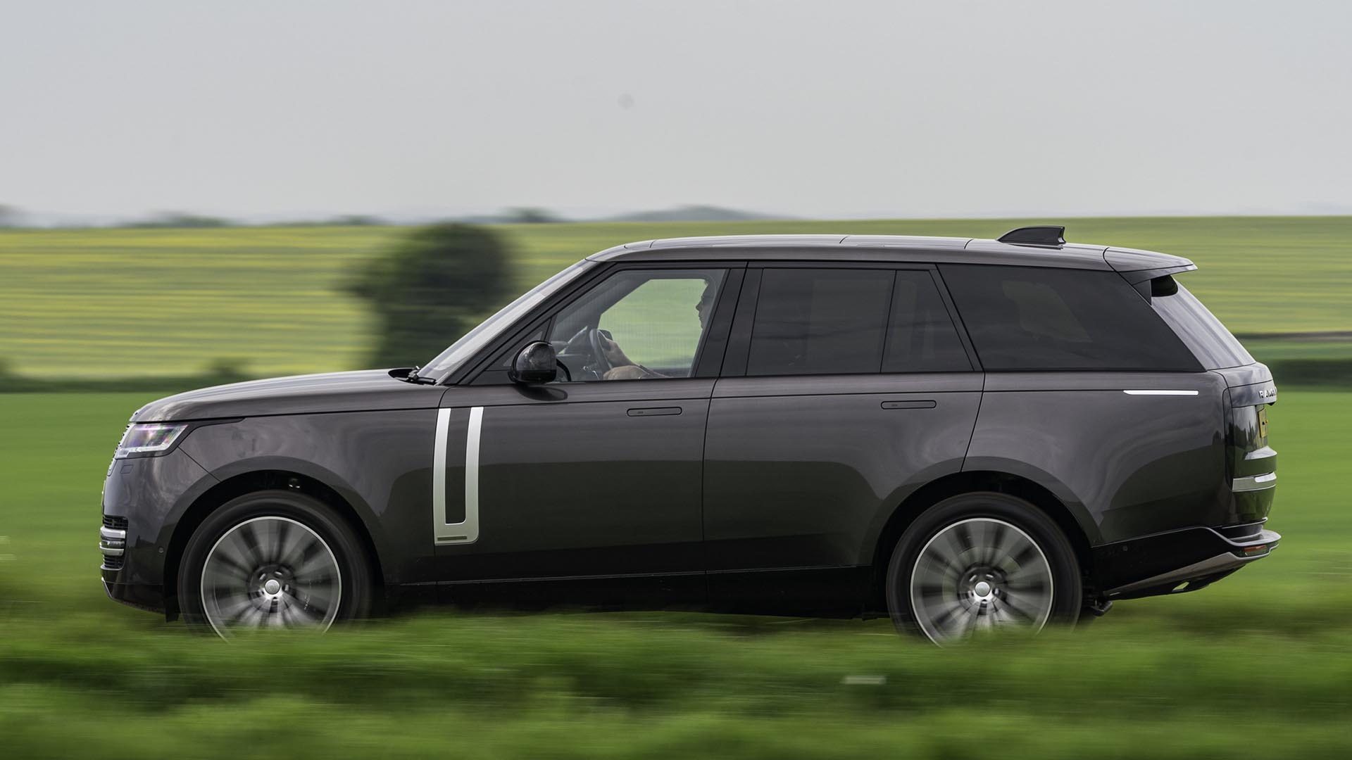 Range Rover Review & Prices 2023 | AutoTrader UK