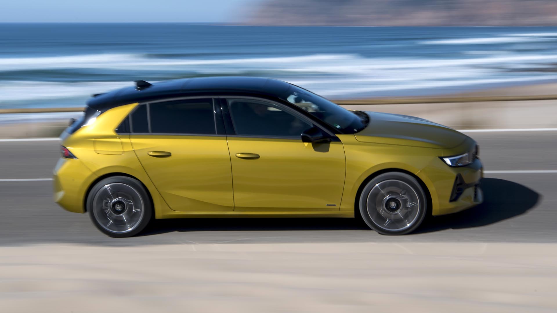 Vauxhall Astra Review & Prices 2023 | AutoTrader UK