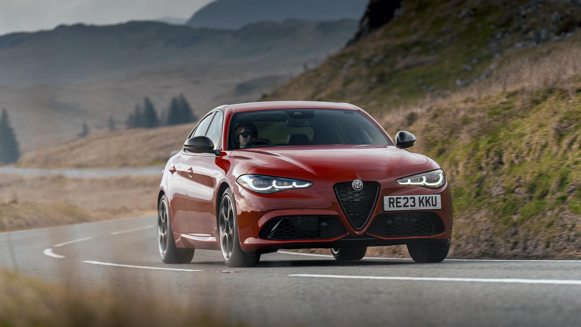 Alfa Romeo Giulia Review & Prices 2023 | AutoTrader UK