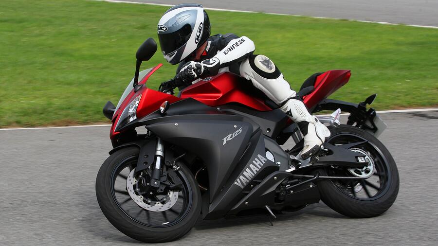 Yamaha YZF-R125 Sports A1 (2008 - ) review | Auto Trader UK