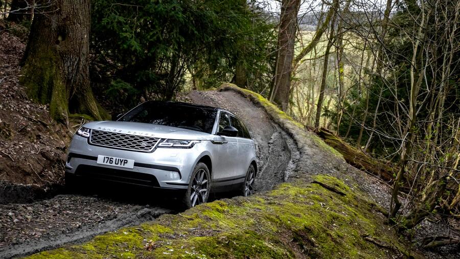 Land Rover Velar SUV (2021 -) review | Auto Trader UK