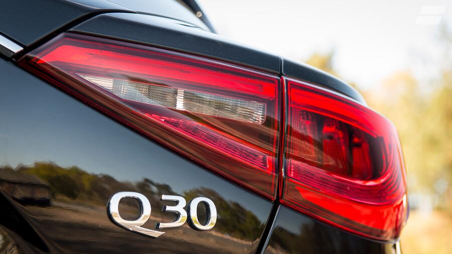 Infiniti Q30 Hatchback (2015 - ) review | Auto Trader UK