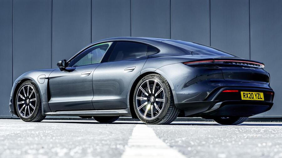 Porsche Taycan Saloon (2019 - ) review | Auto Trader UK