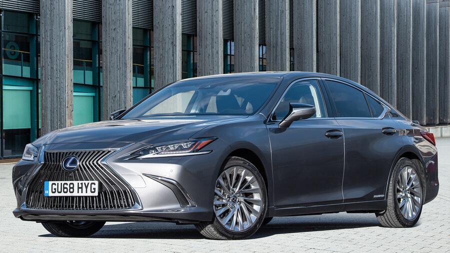Lexus ES 300h saloon (2019 - ) review | Auto Trader UK
