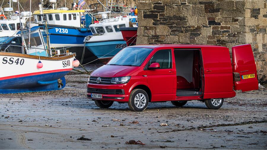 Volkswagen Transporter panel van (2015 - ) review | Auto Trader UK