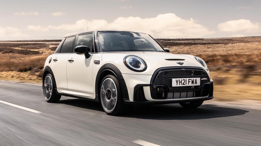 MINI Hatch Hatchback (2021 - ) review | Auto Trader UK