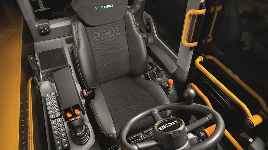 JCB Loadall with Command Plus cab review | Auto Trader UK