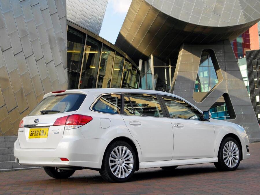 Subaru Legacy estate (2009 – ) review | Auto Trader UK