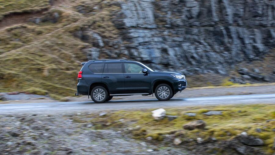 Toyota Land Cruiser SUV (2017 - ) review | Auto Trader UK