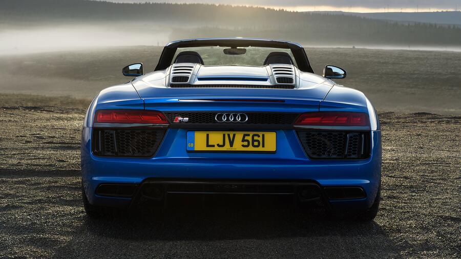 Audi R8 Spyder convertible (2016 - ) review | Auto Trader UK