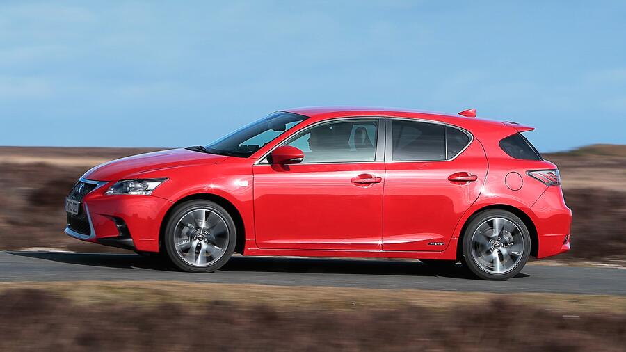 Lexus CT 200h Hatchback (2014 - ) review | Auto Trader UK